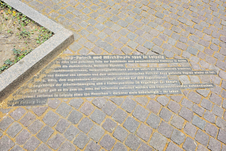 Gedenktafel für den Kapp-Putsch auf dem Augustusplatz in Leipzig (Stadt ...