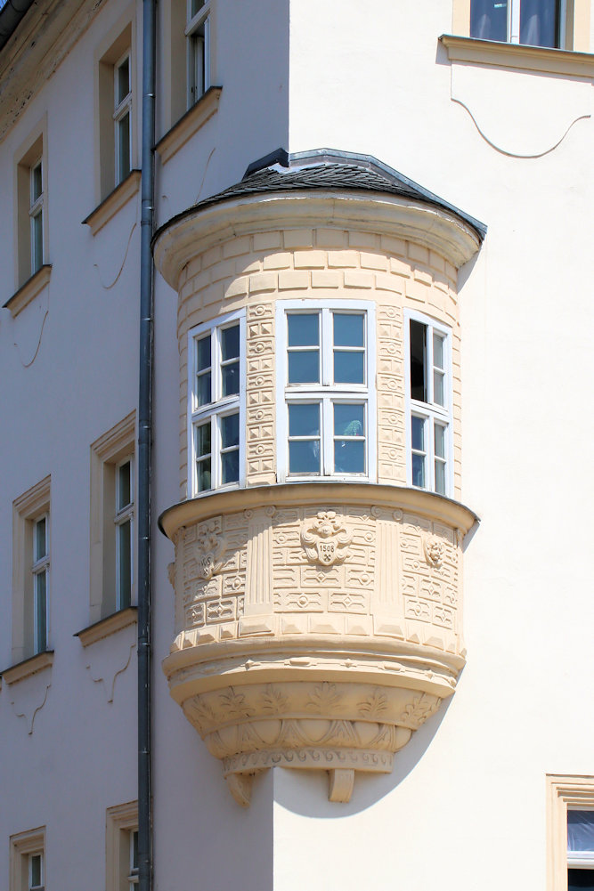 Erker am Senckendorffschen Palais in Zeitz (bei Halle (Saale) › Brunnen ...