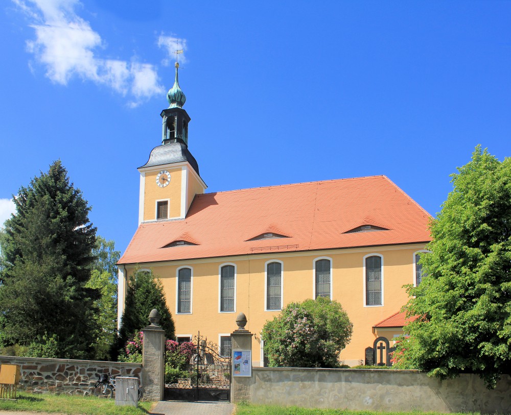 Ev. Pfarrkirche Sornzig (bei Leipzig) › Kirchen, Landkreis Nordsachsen ...